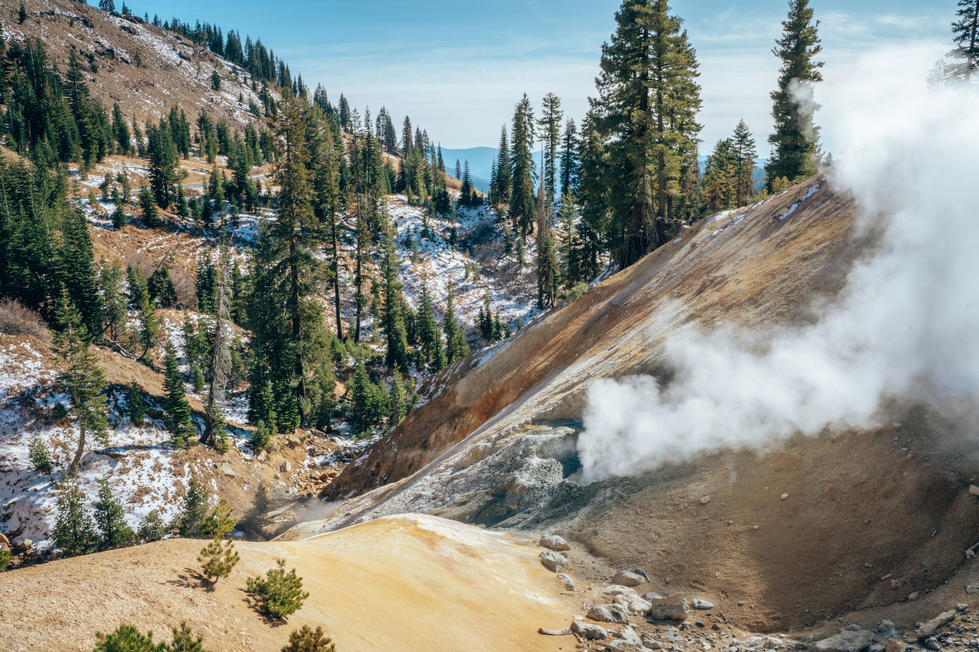 ULTIMATE GUIDE TO LASSEN VOLCANIC NATIONAL PARK - Smilkos Lens